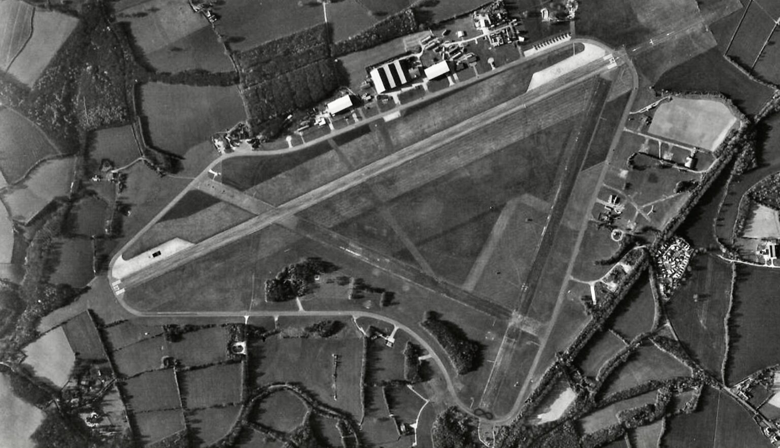Gallery - Dunsfold Airfield History Society